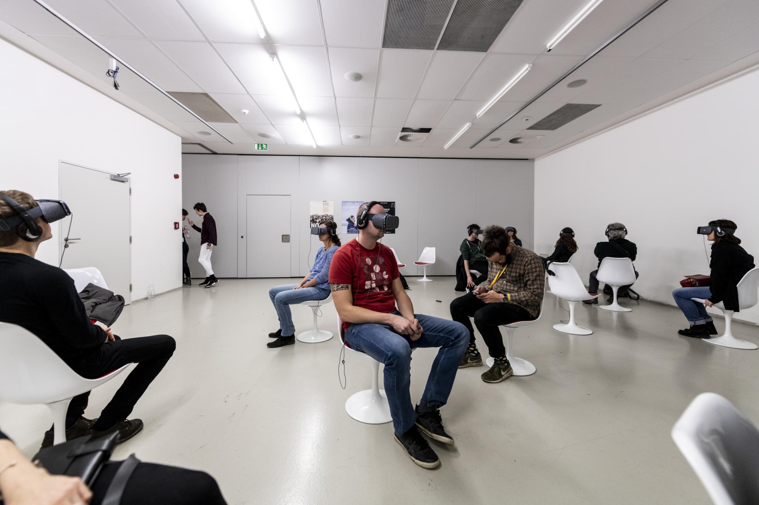 DOX – Centrum DOX hostí Jeden svět, jako jediné festivalové místo ...