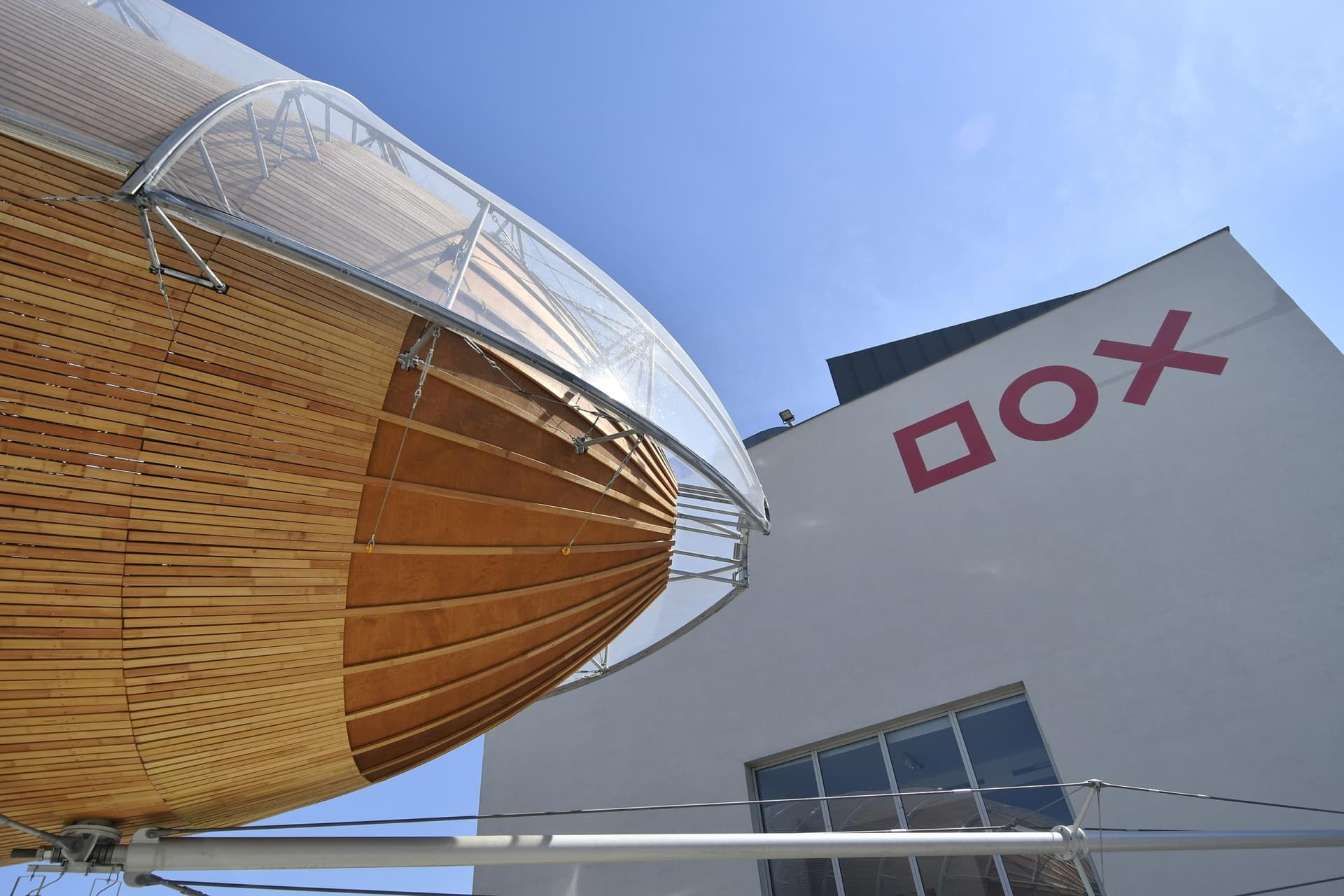 DOX – O nás