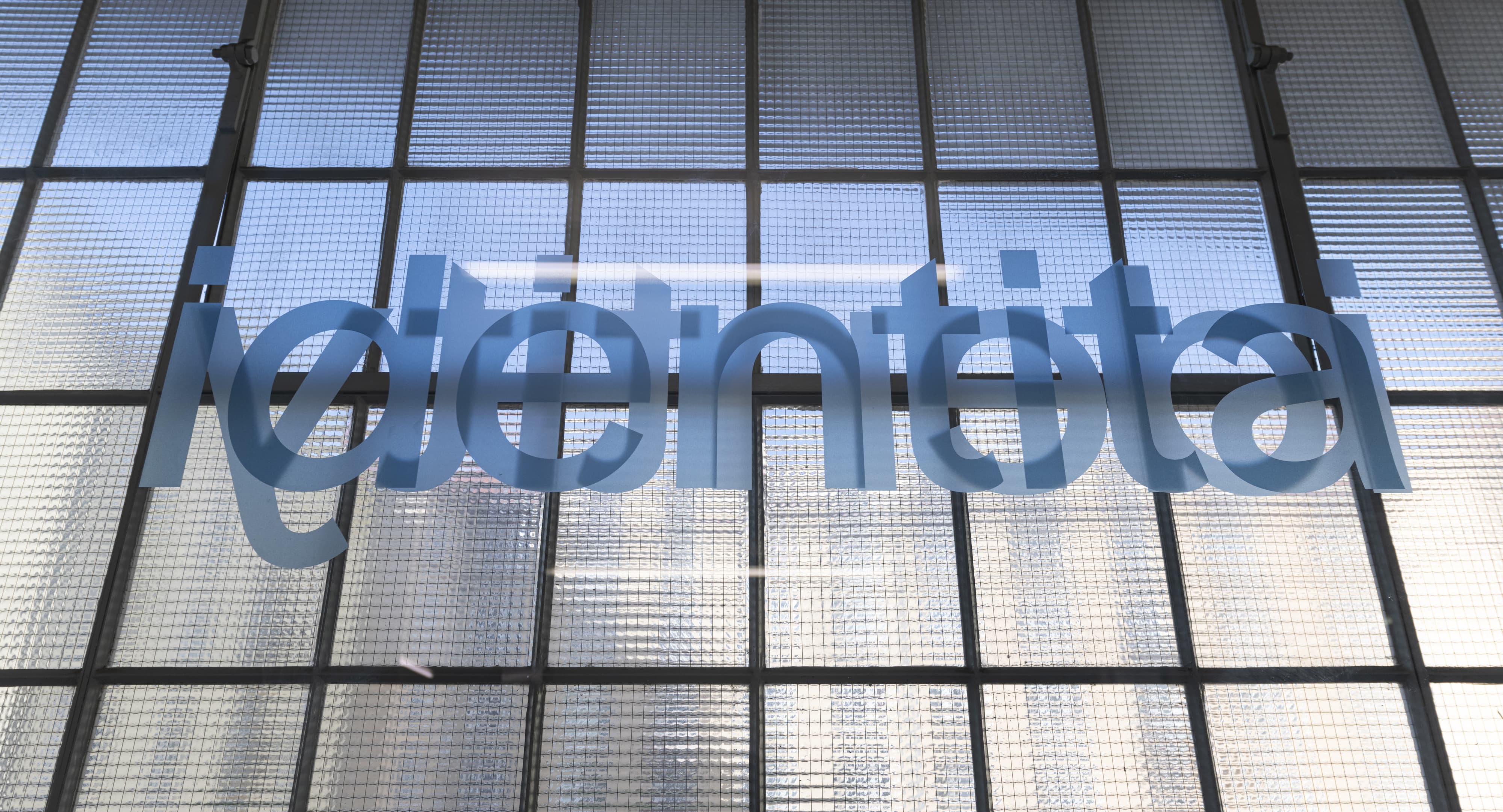 DOX – Centrum současného umění DOX přináší téma identity z různých úhlů ...